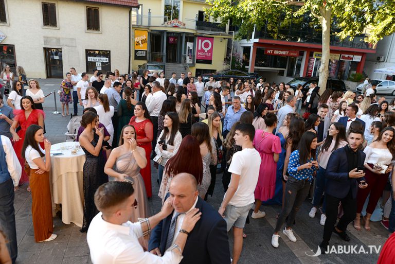 Velika fotogalerija: Maturalna zabava 64. generacije širokobrijeških ...