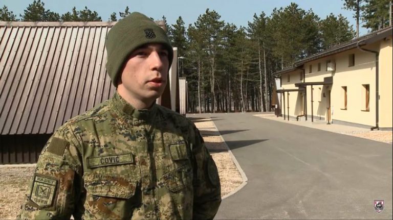 Josip Čović iz Ljutog Doca na obuci u Hrvatskoj vojsci - Jabuka.tv