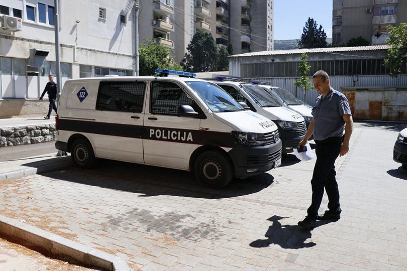 MUP HNŽ-a dobio 15 novih policijskih vozila - Jabuka.tv