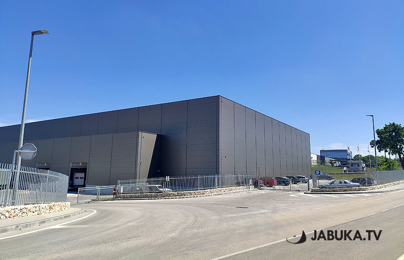 Violeta svečano otvara novu tvornicu u Grudama - Jabuka.tv