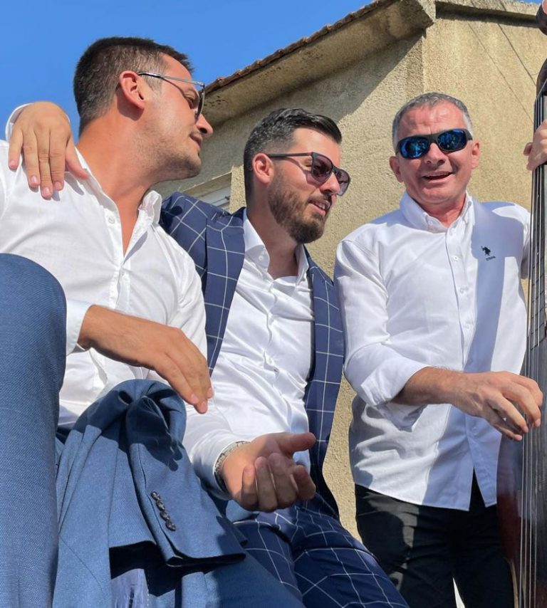 U Livnu se vjenčali Mate Rimac i Katarina Lovrić, iz crkve se odvezli u ...