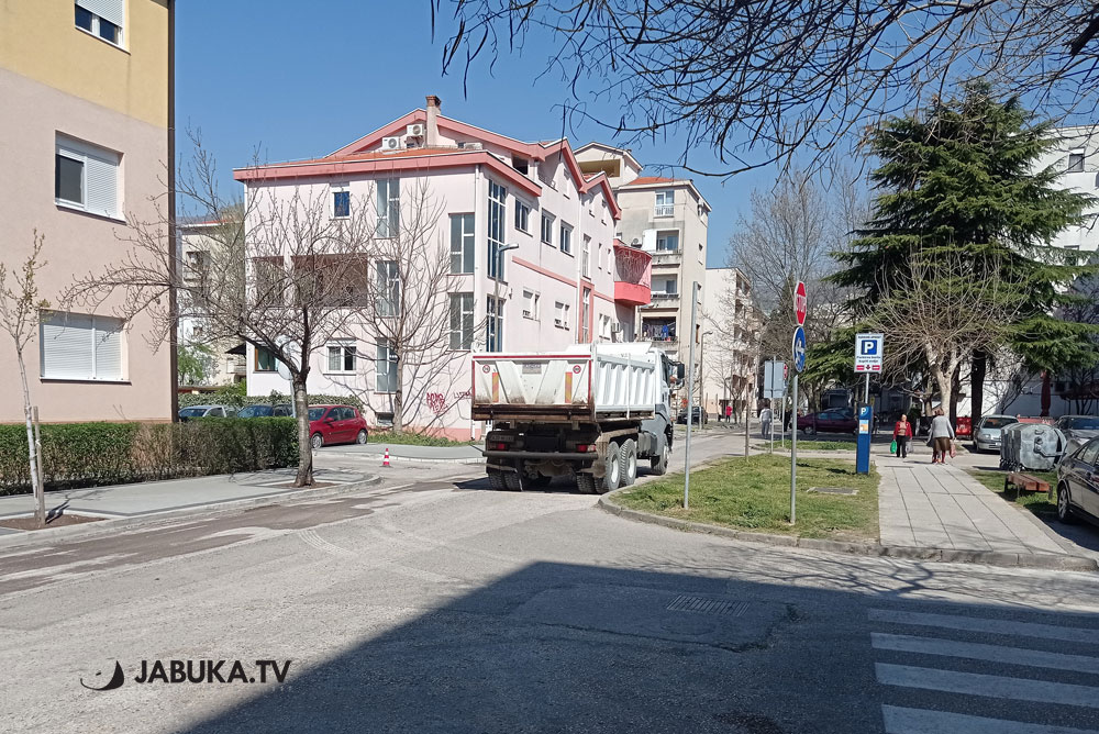Mostar Teška Mehanizacija U Zagrebačkoj Ulici Jabuka Tv