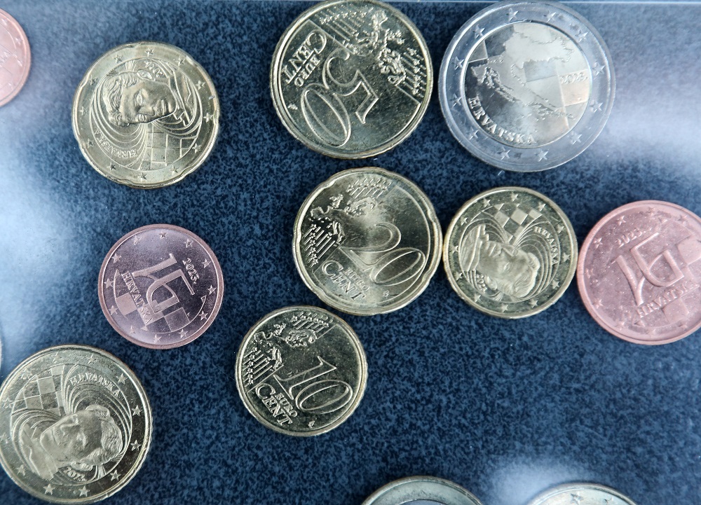 Pogledajte kako izgledaju prve hrvatske kovanice eura - Jabuka.tv