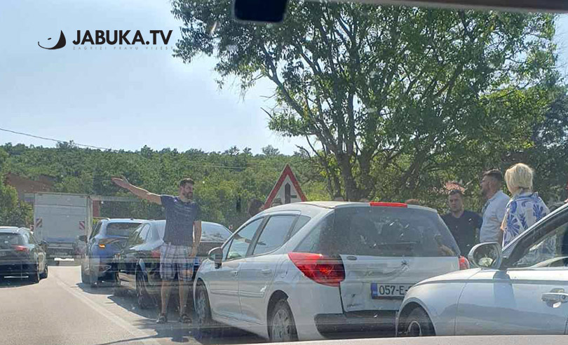 Lančani sudar na cesti Mostar – Čitluk - Jabuka.tv