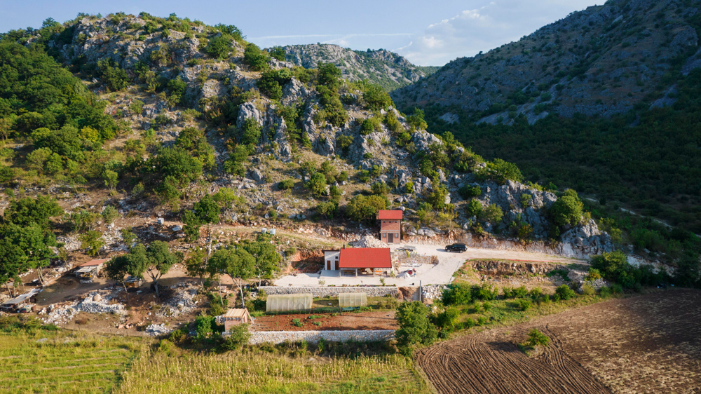 Iz Njemačke se vratili u Stolac kako bi se bavili agroturizmom - Jabuka.tv