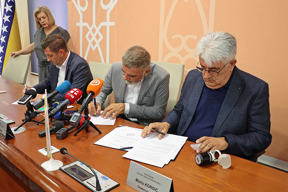 Grad Mostar i Hering potpisali ugovor za početak izgradnje olimpijskog ...