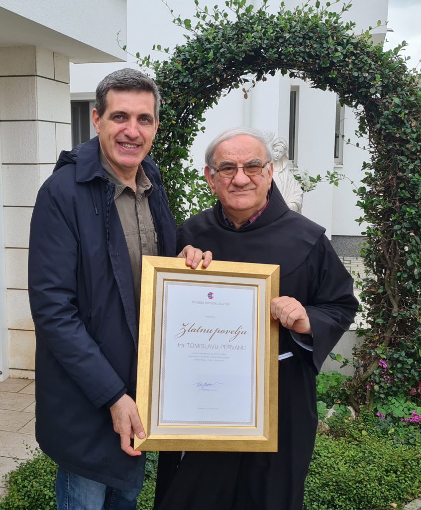 Hercegovački franjevac dobio najviše priznanje Hrvatskog katoličkog zbora - Jabuka.tv