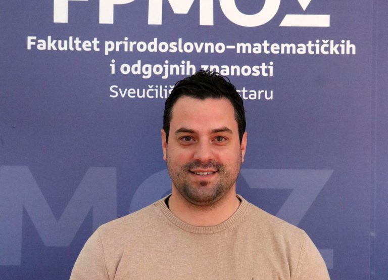 Ivan Kvesić predstavlja svoju prvu knjigu - Jabuka.tv