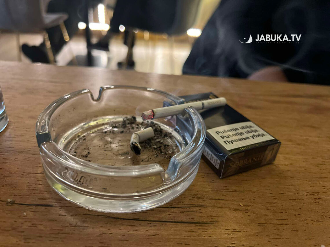 Od sutra novčane kazne: Pušenje više nije dozvoljeno - Jabuka.tv