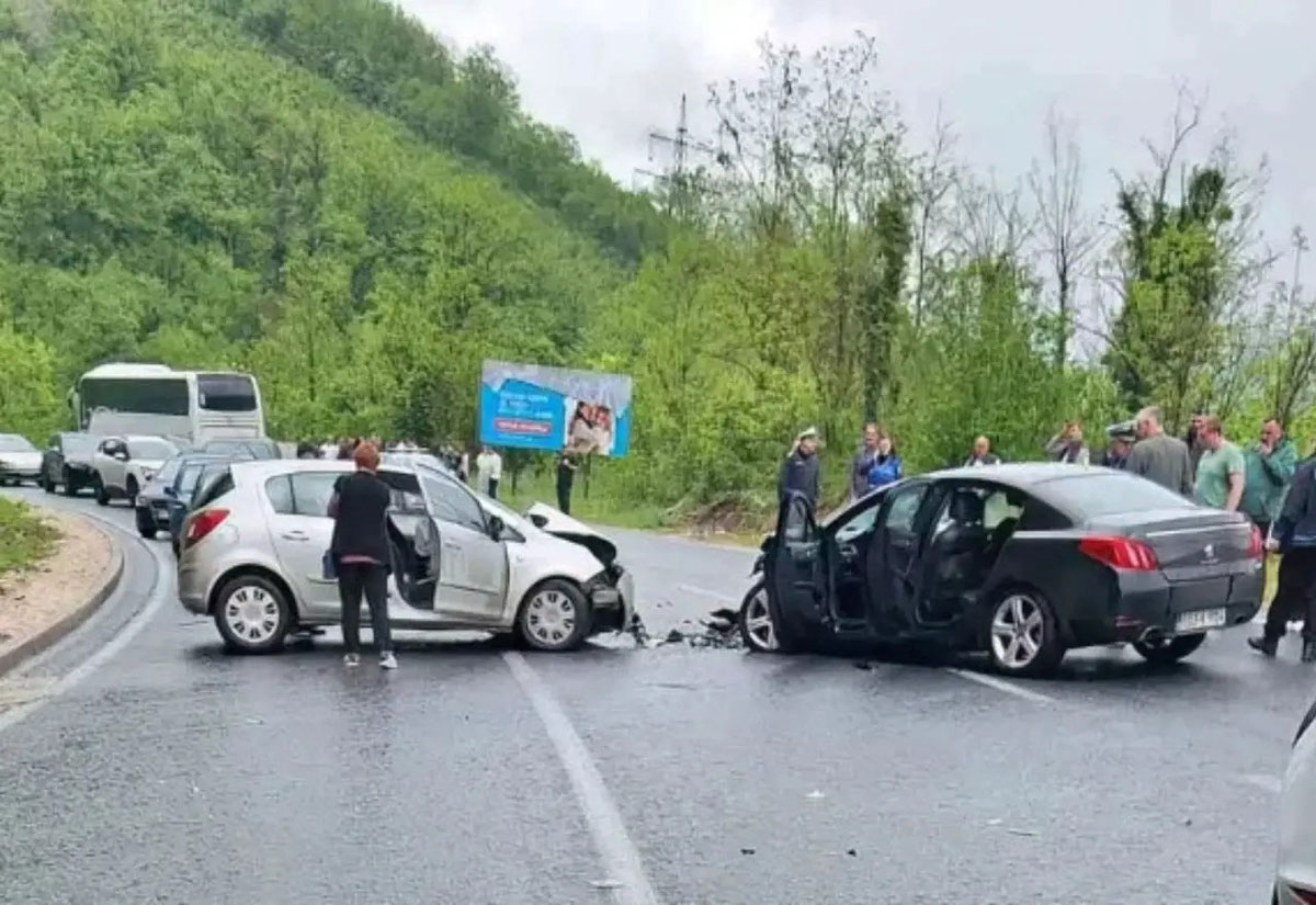 Prometna nesreća na magistralnom putu M-17 na ulazu u Jablanicu - Jabuka.tv
