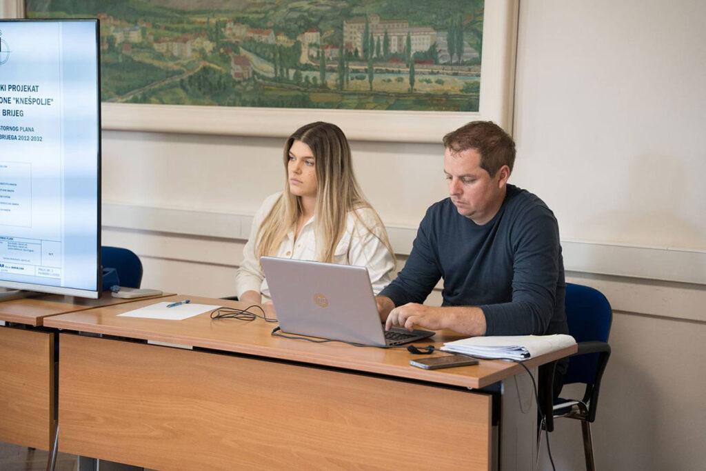 Održano javno izlaganje Nacrta Urbanističkog projekta industrijske zone ...