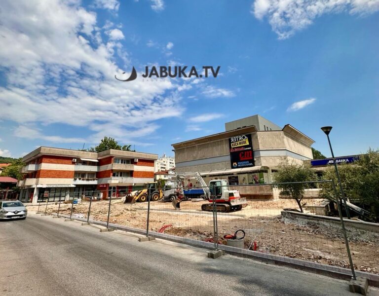 Uklonjen stoljetni orah u Širokom Brijegu - Jabuka.tv