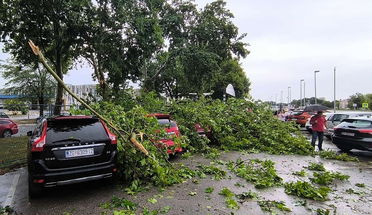 Olujno nevrijeme pogodilo Hrvatsku: Grmljavinska linija duga gotovo 400 ...