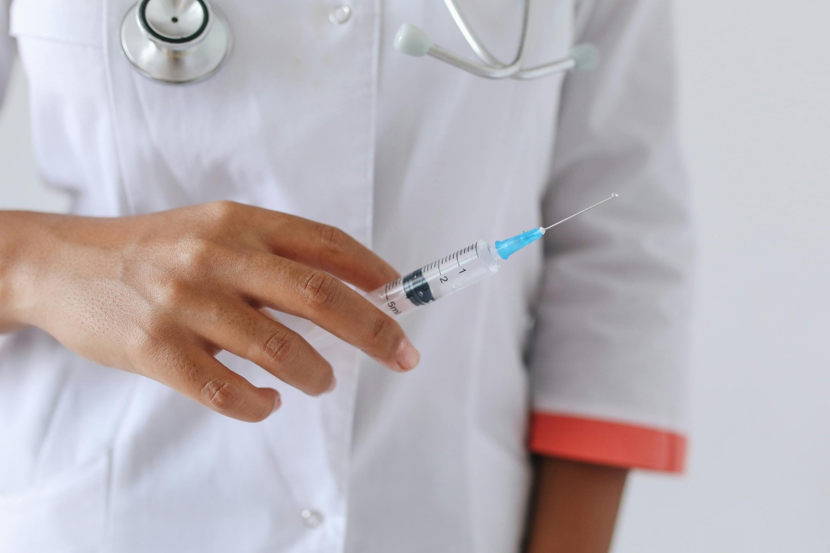 Više od 1300 žena tuži Pfizer zbog povezanosti injekcije s tumorom ...