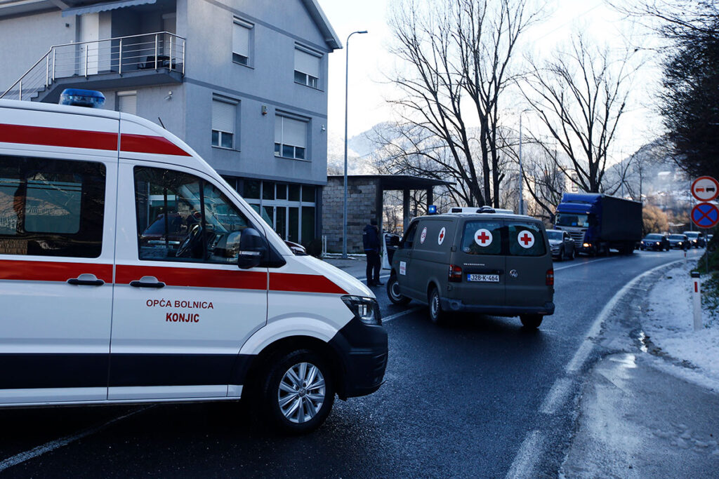 Bolnica u Konjicu o smrti bebe: Imali smo sanitetsko vozilo, traje istraga o tome što se ...