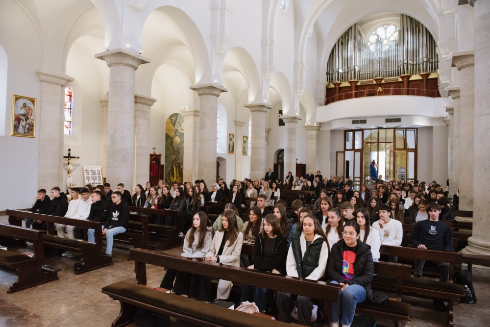 Širokobriješka gimnazija svečano proslavila Dan škole i Dan učitelja ...