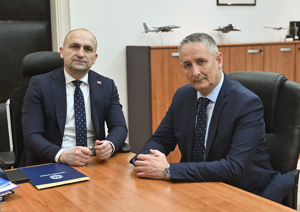 Slaven Galić u Zagrebu se sastao s Ivanom Anušićem - Jabuka.tv