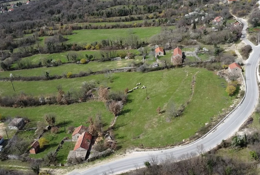 Grabova Draga: Između tišine i novoga života - Jabuka.tv
